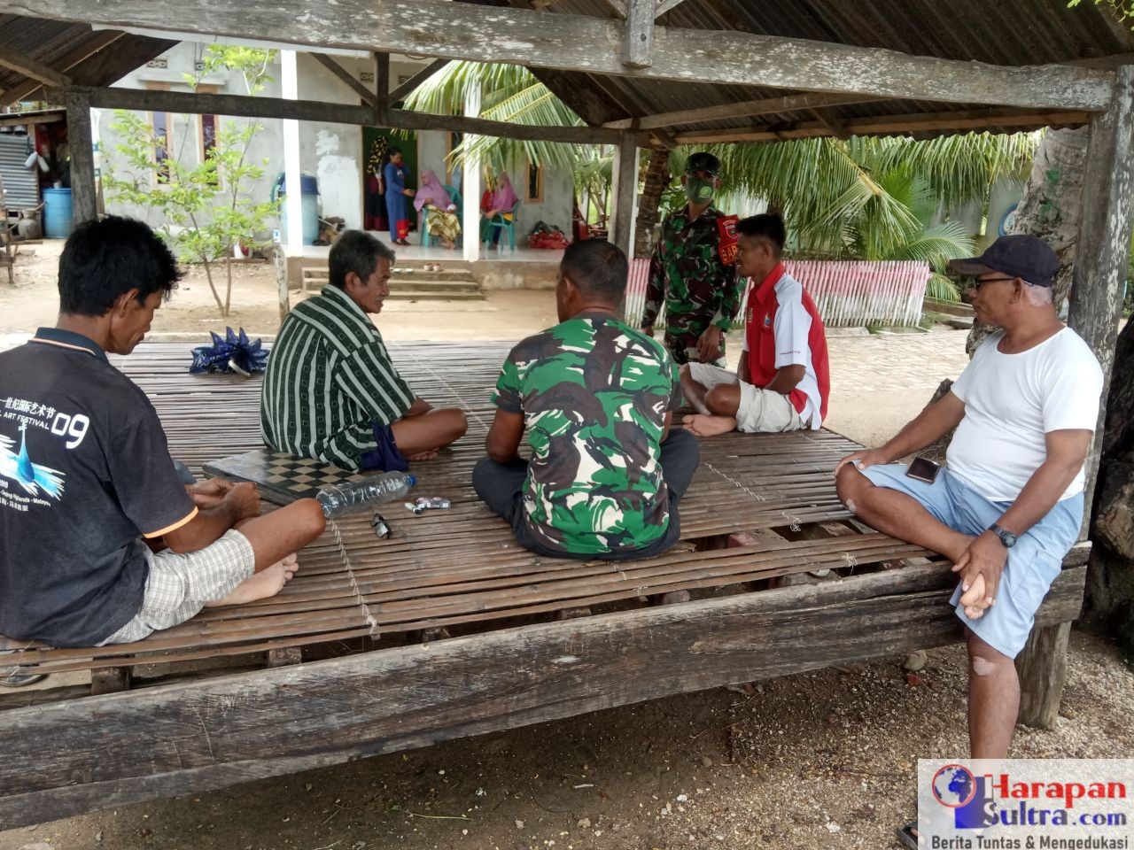 Sosialisai Prokes Covid-19, Babinsa Watulamburi Bombana Gunakan Fungsi ...